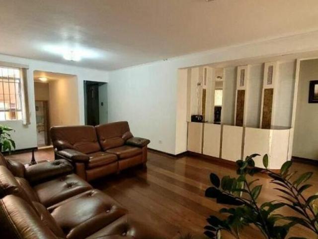 Sobrado Residencial com 2 Dormitórios, 1 Suíte e 6 Vagas em Vila Valparaíso – Financiamento Aceito