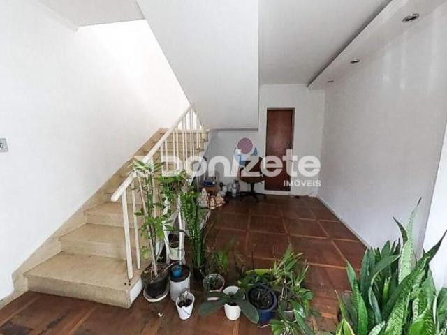 Sobrado Residencial com 2 Quartos, Suíte e 7 Vagas em Jardim, Santo André – Financia