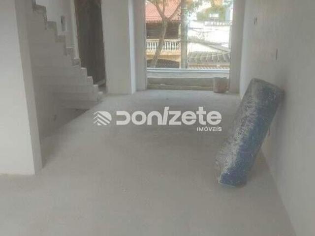 Sobrado Residencial com 2 Suítes, 2 Vagas e 110 m² em Jardim Santo Alberto – Aceita Financiamento