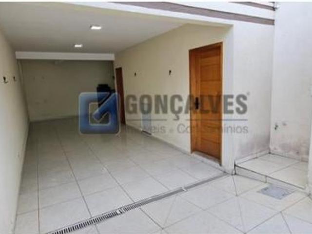 Sobrado residencial com 2 suítes, 2 vagas e churrasqueira em Parque Novo Oratório – Santo André