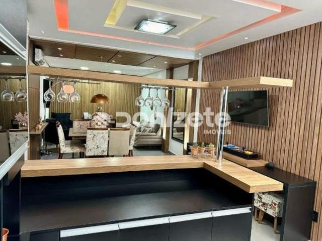 Sobrado Residencial com 2 suítes, 3 vagas e financiamento em Vila Junqueira, Santo André