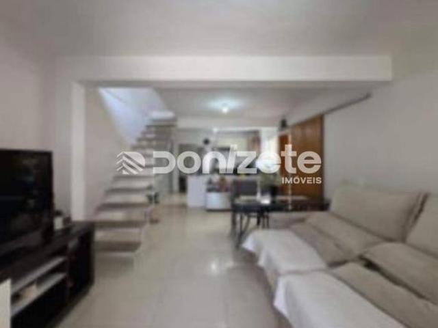 Sobrado Residencial com 2 Suítes em Vila Junqueira, Santo André – 112 m²