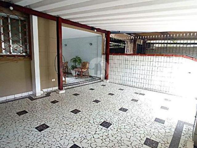 Sobrado Residencial com 3 Dormitórios na Vila Mathias – Aceita Financiamento