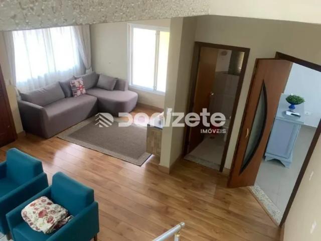 Sobrado Residencial com 3 Dormitórios e 1 Suíte no Campestre, Santo André