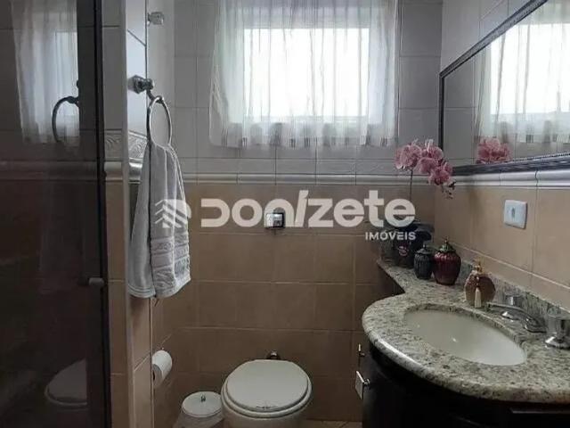 Sobrado Residencial com 3 Dormitórios 1 Suíte e 4 Vagas em Vila Gilda, Santo André