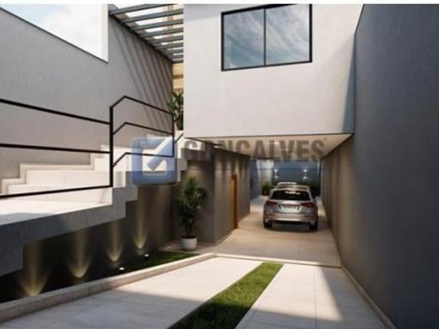 Sobrado Residencial com 3 Dormitórios 1 suíte e 6 Vagas em Mauá – Parque São Vicente