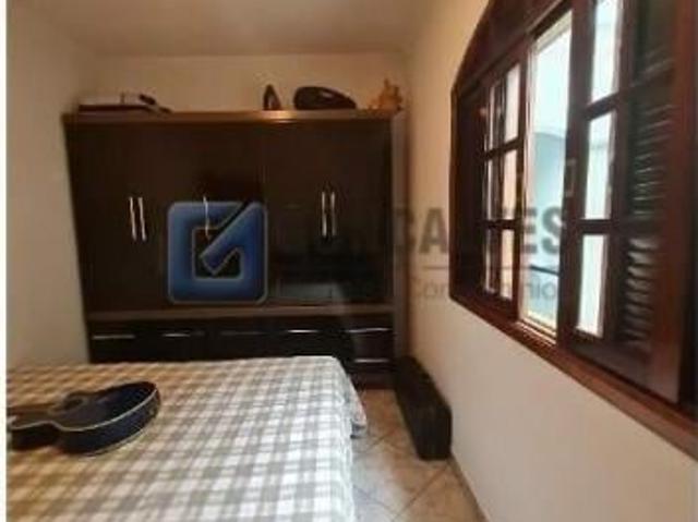 Sobrado Residencial com 3 Dormitórios, 1 Suíte e 3 Vagas em Baeta Neves, SBC