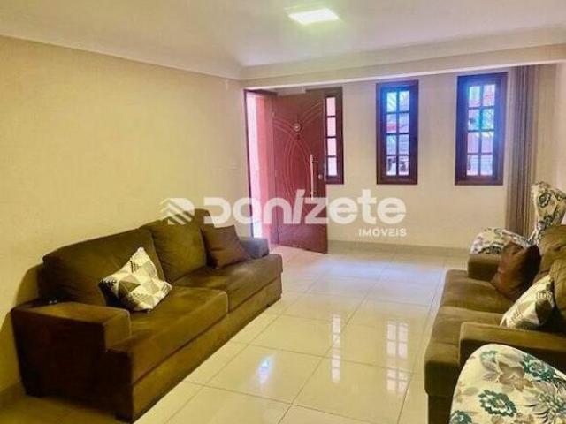 Sobrado Residencial com 3 Dormitórios 1 suíte em Santa Maria, Santo André Venda