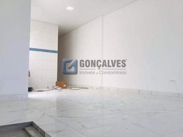 Sobrado Residencial com 3 Dormitórios, 2 Suítes e 4 Vagas em Vila Helena, Santo André
