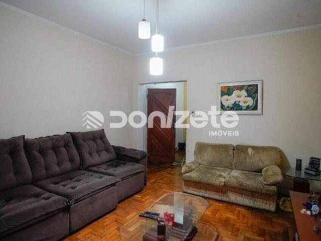 Sobrado residencial com 3 dormitórios, 2 vagas e 240 m² em Vila Homero Thon, Santo André