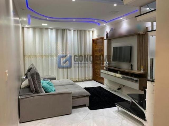 Sobrado Residencial com 3 Dormitórios, 2 Vagas em Mauá JD Primavera