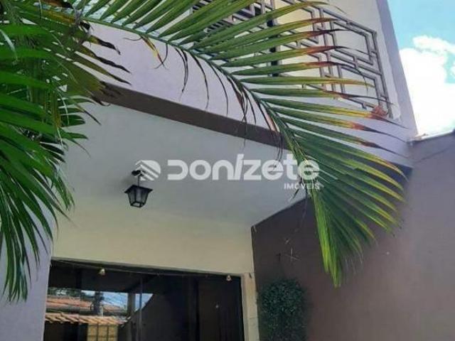 Sobrado residencial com 3 dormitórios, 4 vagas em Jardim Vila Rica, Santo André