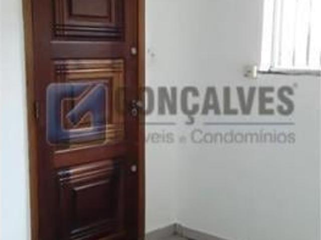 Sobrado Residencial com 3 Quartos, 3 Vagas e Acabamento em Porcelanato – Campestre, Santo André