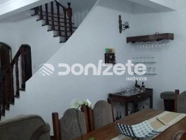 Sobrado residencial com 3 quartos, 3 vagas e financiamento em Jardim Lavínia, São Bernardo do Campo