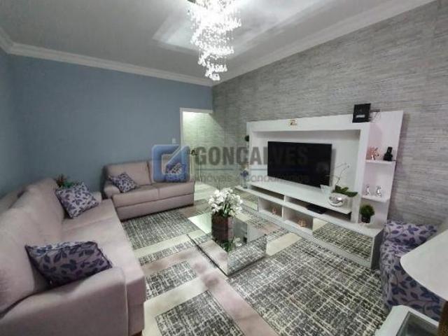 Sobrado Residencial com 3 quartos, 1 suíte e 2 vagas em Santo André – Cidade São Jorge