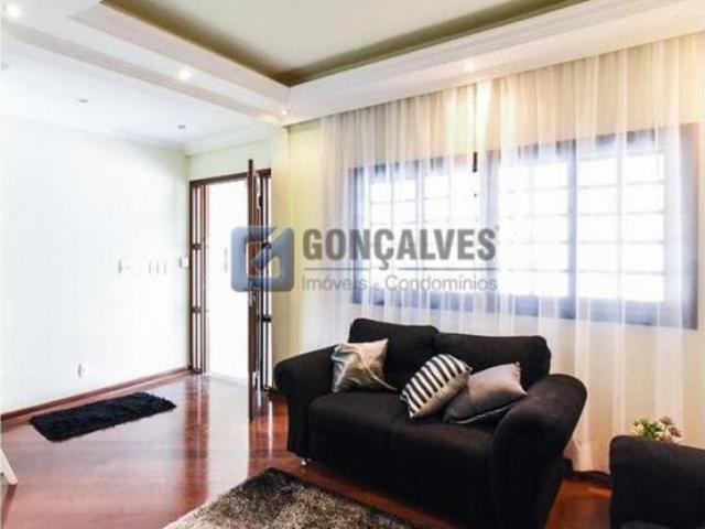Sobrado Residencial com 3 Quartos 1 Suíte e 2 Vagas em Santa Terezinha, SBC