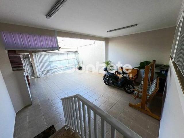 Sobrado Residencial com 3 Quartos, 1 Suíte e 4 Vagas em Vila Scarpelli, Santo André