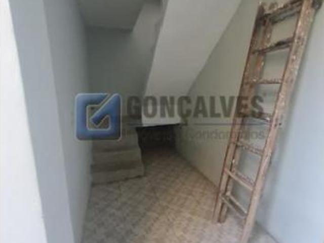 Sobrado Residencial com 3 Quartos 1 Suíte em Jardim Thelma, SBC – 206 m² de Área Construída