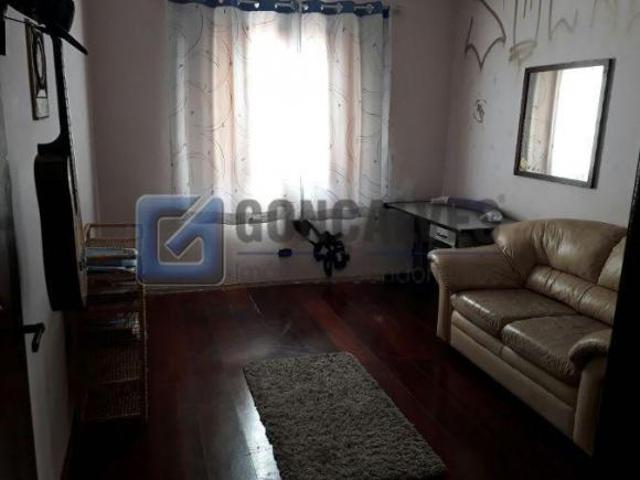 Sobrado residencial com 3 quartos, 2 vagas, em Santa Terezinha, SBCampo