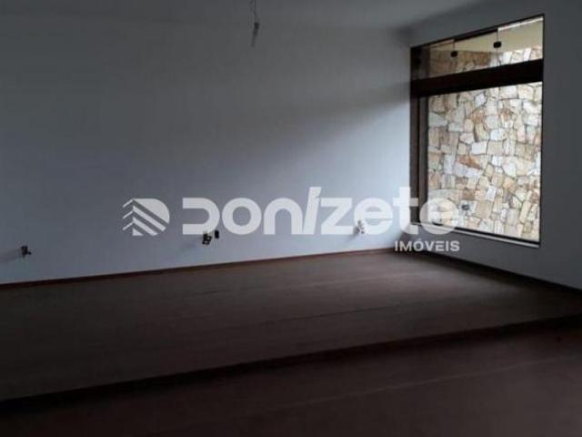 Sobrado Residencial com 3 Quartos, 5 Vagas e Financiamento em Vila Pires, Santo André
