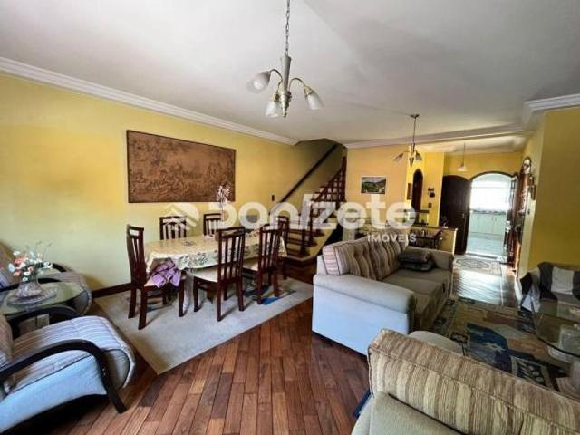 Sobrado Residencial com 3 Quartos, 6 Vagas e Financiamento na Vila Alice, Santo André