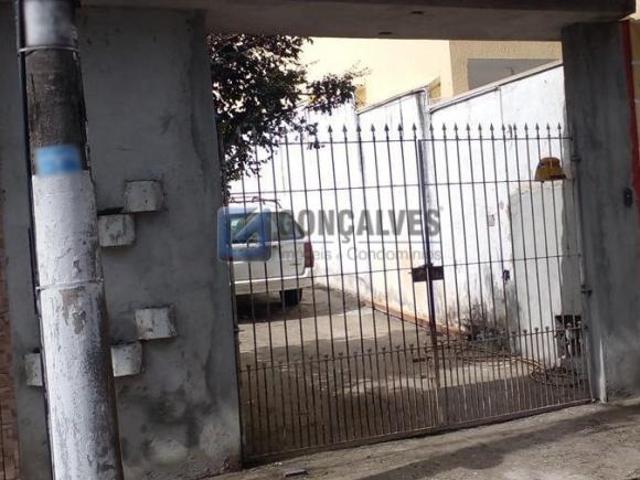 Sobrado residencial com 3 quartos e 6 vagas no Jardim Calux, SBC – venda R$ 425.000