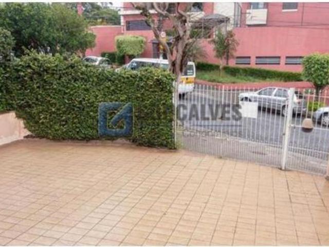 Sobrado Residencial com 3 Quartos e 7 Vagas em Santa Terezinha, SBCampo