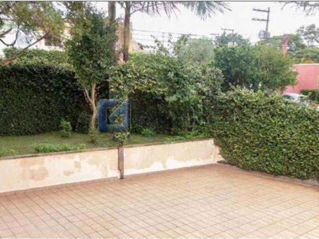 Sobrado Residencial com 3 Quartos e 7 Vagas em Santa Terezinha, SBCampo