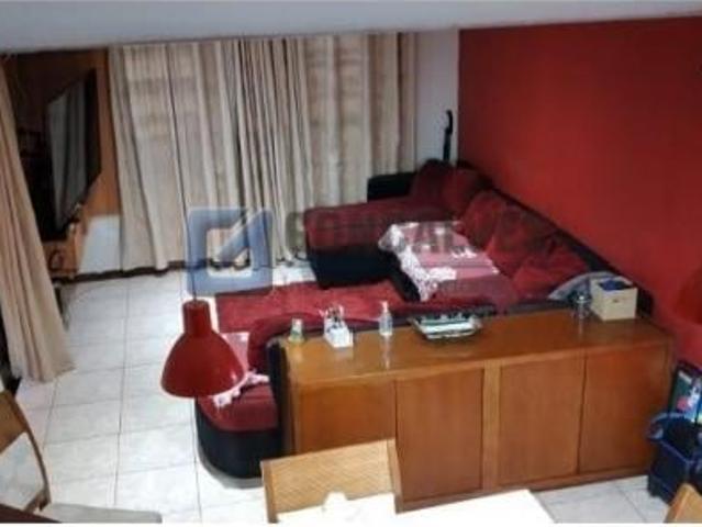 Sobrado Residencial com 3 Quartos e 2 Vagas em Parque Gerassi, Santo André – Venda