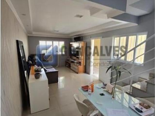 Sobrado Residencial com 3 suítes, 4 vagas e 132 m² em Diadema — Taboão