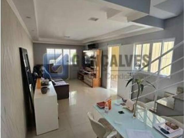 Sobrado Residencial com 3 suítes, 4 vagas e 132 m² em Diadema — Taboão