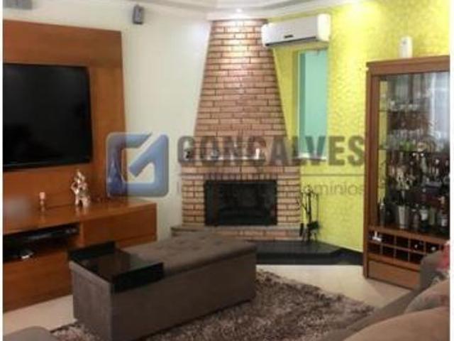 Sobrado Residencial com 3 suítes, 4 vagas e 250 m² em Nova Petrópolis, SBCampo – R$1.300.000