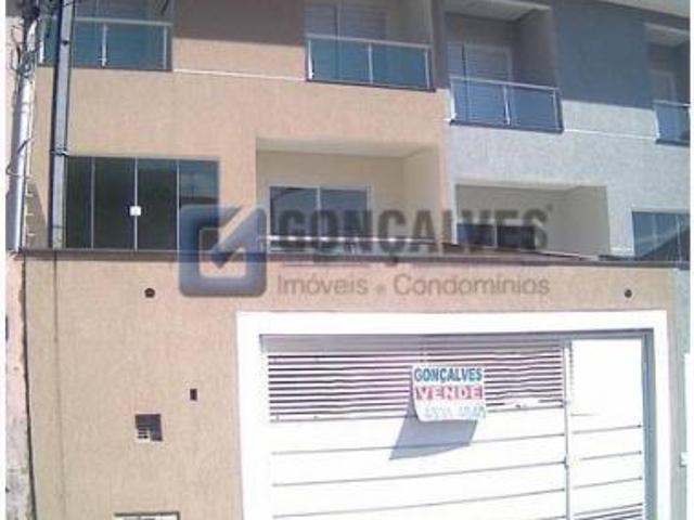 Sobrado residencial com 3 suítes, 4 vagas e churrasqueira em Santa Terezinha, SBC