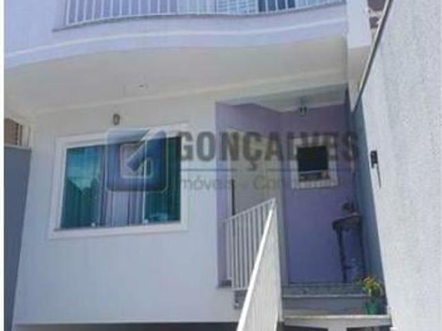 Sobrado Residencial com 3 Suítes, 4 Vagas e Lazer no Rudge Ramos SP