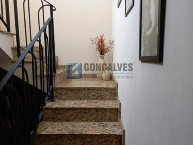 Sobrado Residencial com 3 suítes, 4 vagas e lareira em Paulicéia, SBC