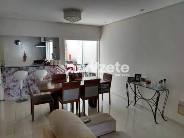 Sobrado Residencial com 3 suítes, 4 vagas e permuta aceita – Vila Alpina, Santo André
