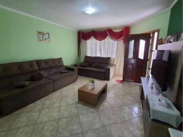 Sobrado Residencial com 3 suítes, 5 vagas e 263 m² em Jardim Rina, Santo André – Financia e aceita p