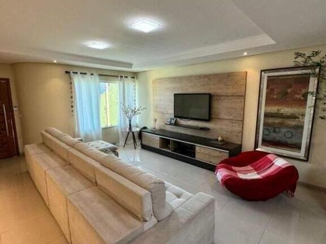 Sobrado Residencial com 3 suítes, 217 m², 6 vagas em Santo André – Financiamento Aceito