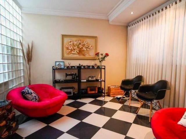 Sobrado Residencial com 3 Suítes, 3 Vagas e 416,68 m² em Paulicéia, SBC