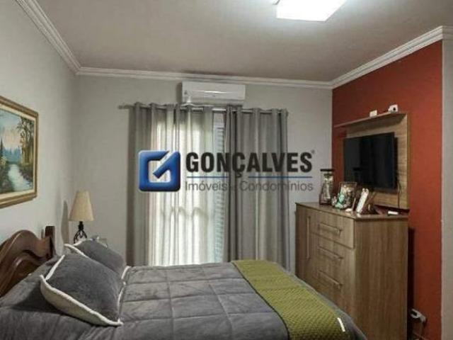 Sobrado Residencial com 3 suítes e Varanda Gourmet em Anchieta, São Bernardo do Campo
