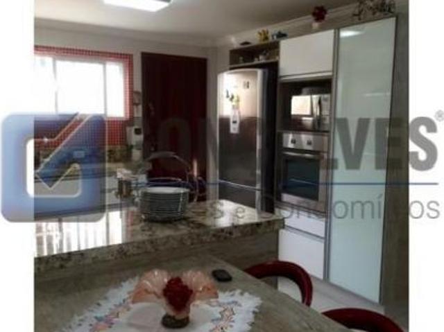 Sobrado Residencial com 3 suítes e 4 vagas Vila Floresta, Santo André