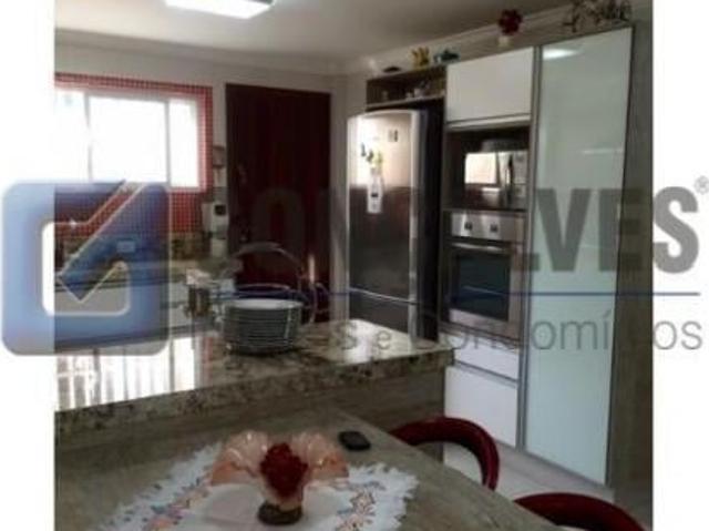 Sobrado Residencial com 3 suítes e 4 vagas Vila Floresta, Santo André