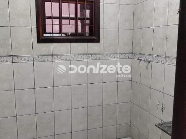 Sobrado Residencial de 200 m² em Vila Eldízia, Santo André – 3 suítes, 2 vagas, Financia/Permuta