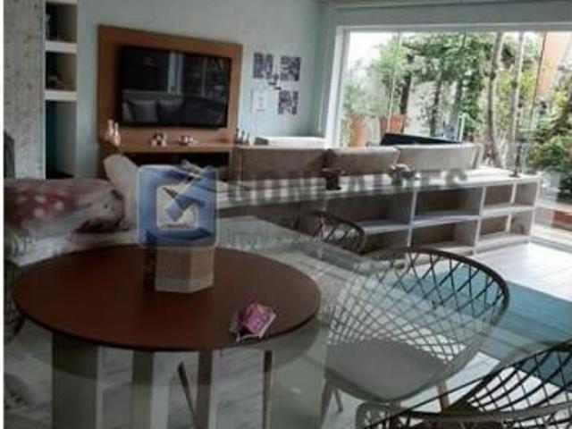 Sobrado Residencial com 3 Suítes, Piscina e 4 Vagas em Jardim Chácara Inglesa, SBC