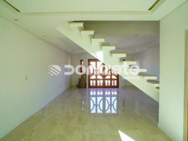 Sobrado Residencial com 3 Suítes, Piscina e 8 Vagas em Santo André Santa Maria