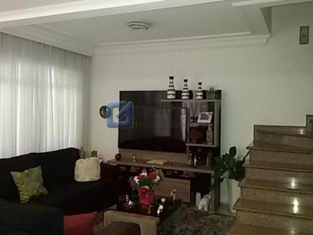 Sobrado Residencial com 3 vagas em Jordanópolis, São Bernardo do Campo – 2 quartos, 1 suíte