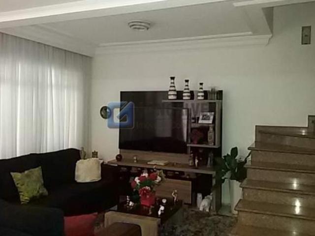 Sobrado Residencial com 3 vagas em Jordanópolis, São Bernardo do Campo – 2 quartos, 1 suíte