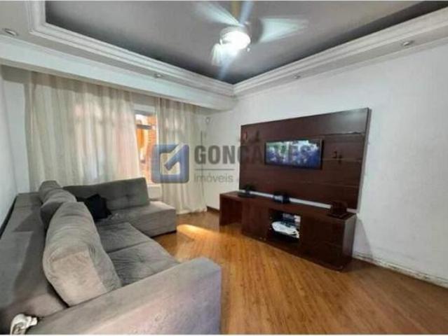 Sobrado Residencial com Espaço Gourmet em Baeta Neves | 150m², 3 Quartos