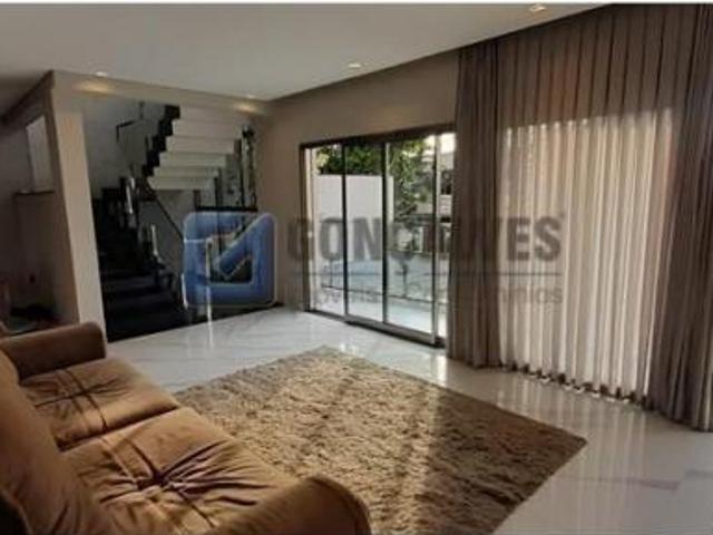 Sobrado Residencial com Piscina à Venda 3 Suítes, 4 Vagas em Ferrazópolis, SBC
