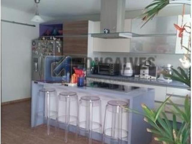 Sobrado Residencial com Quintal e Espaço Gourmet — 3 Quartos, 5 Vagas, Nova Petrópolis